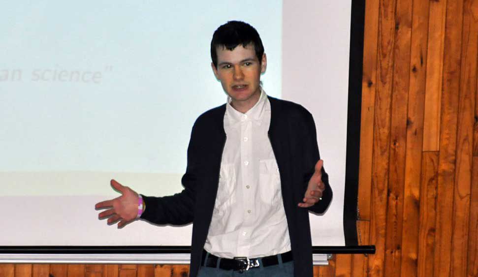 Yrd. Doç. Dr. Arran Fernandez, Cambridge Üniversitesi'nde DAÜ'yü anla