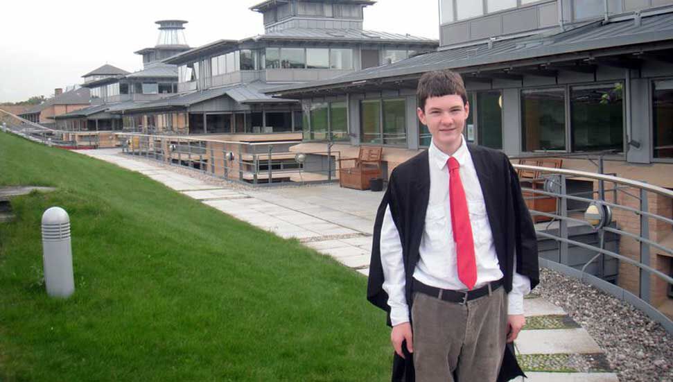 Yrd. Doç. Dr. Arran Fernandez, Cambridge Üniversitesi'nde DAÜ'yü anla