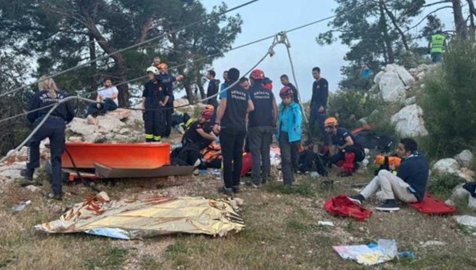 Antalya'da teleferik kabini düştü: 1 ölü, 7 yaralı